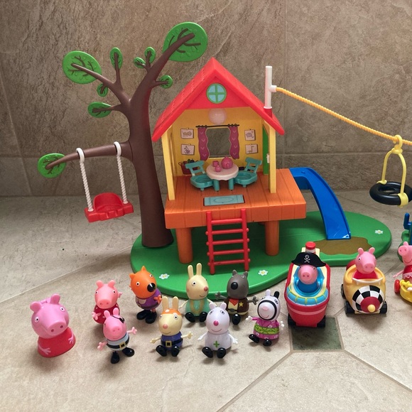 Peppa Pig | Toys | Peppa Pig Tree House All Extra Figures | Poshmark